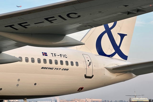 An exclusive look inside the $160,000-a-seat private Boeing 757 charter ...