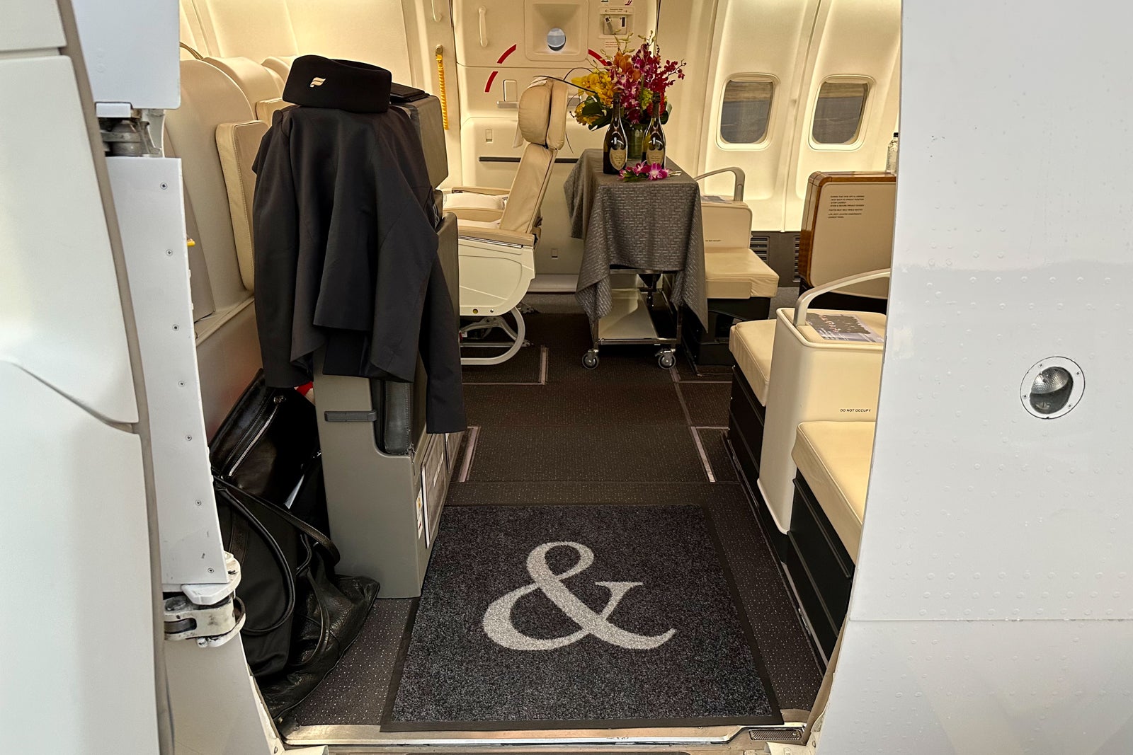 An exclusive look inside the $160,000-a-seat private Boeing 757 charter ...
