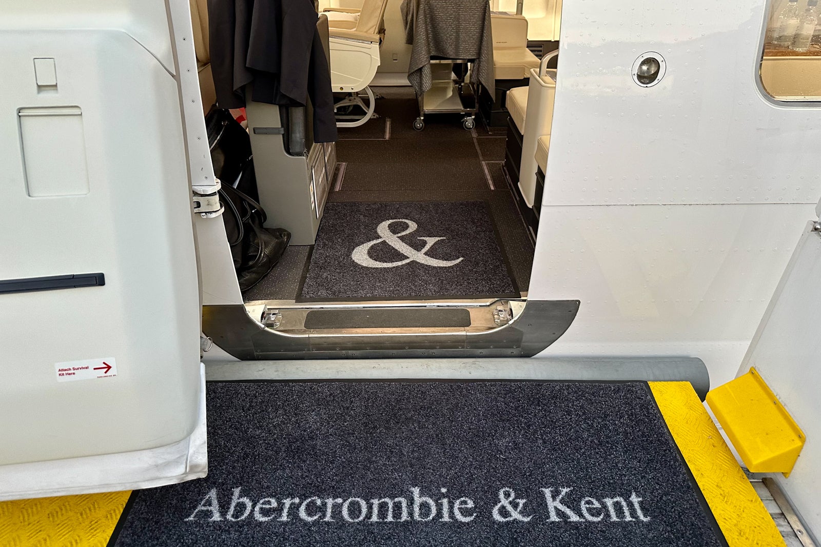 An exclusive look inside the $160,000-a-seat private Boeing 757 charter ...