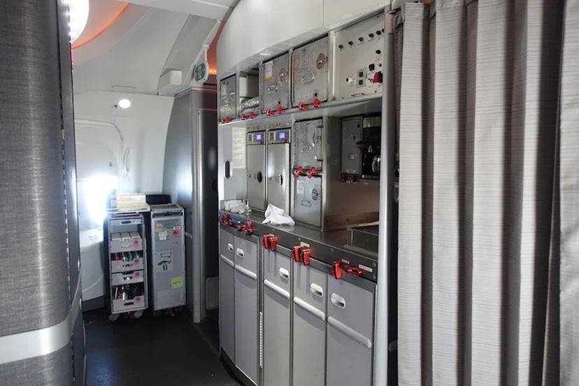 11 safety features in aircraft cabins that you may not know exist - The ...
