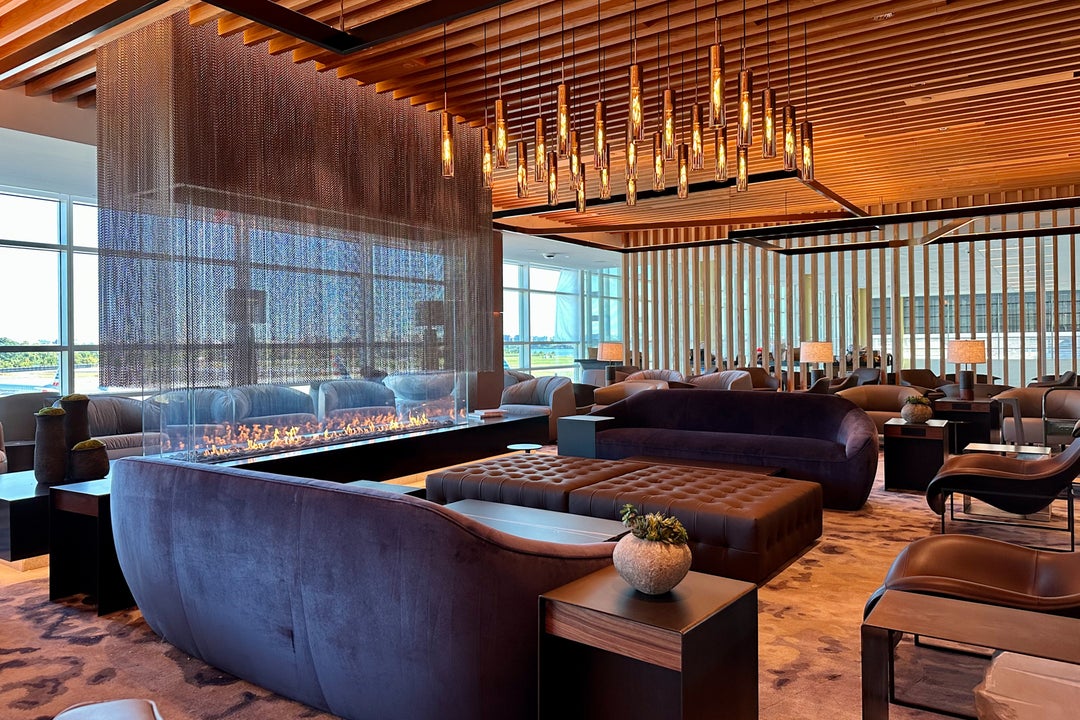 Is the Citi / AAdvantage Executive World Elite Mastercard worth it ...