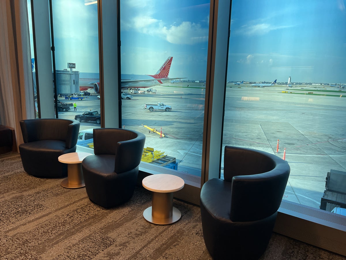 First look: Delta unveils new Sky Club and T5 gates at Chicago's O'Hare ...