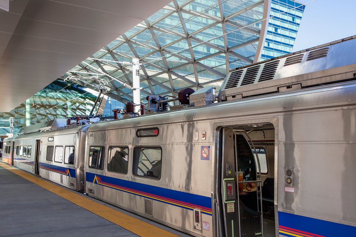 How to use the Denver Airport Train: From airport to downtown in 37 ...