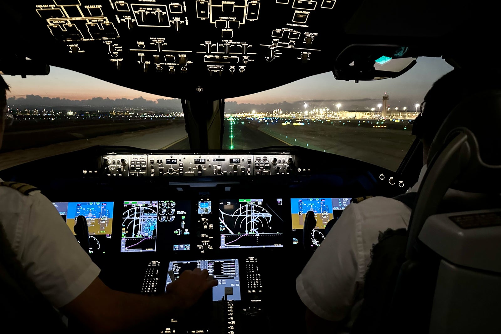 Better than first class: What it was like flying in the cockpit on the ...