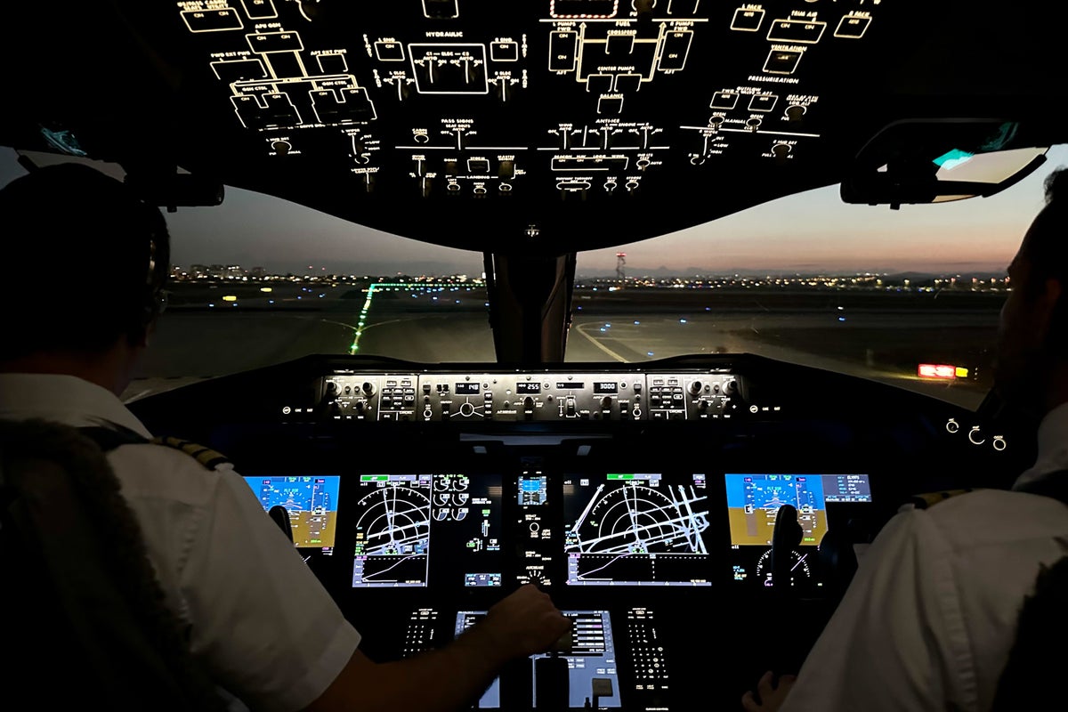 Better than first class: What it was like flying in the cockpit on the ...