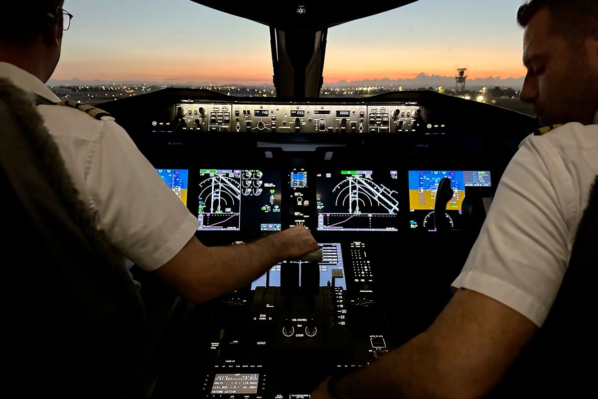 Better than first class: What it was like flying in the cockpit on the ...