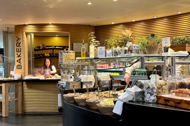 Review: El Al business class on the 787 Dreamliner to Dubai - The ...