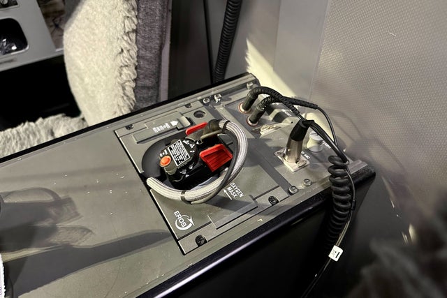 Better than first class: What it was like flying in the cockpit on the ...