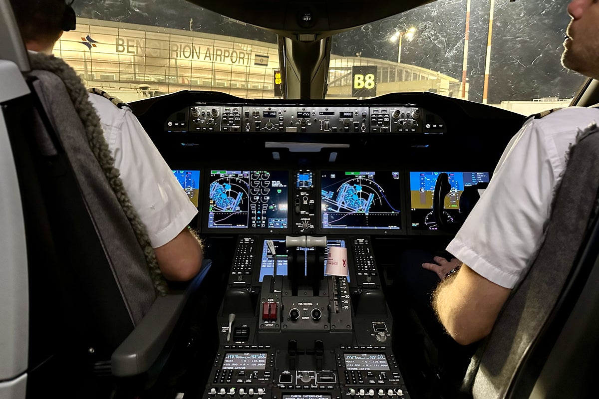 Better than first class: What it was like flying in the cockpit on the ...