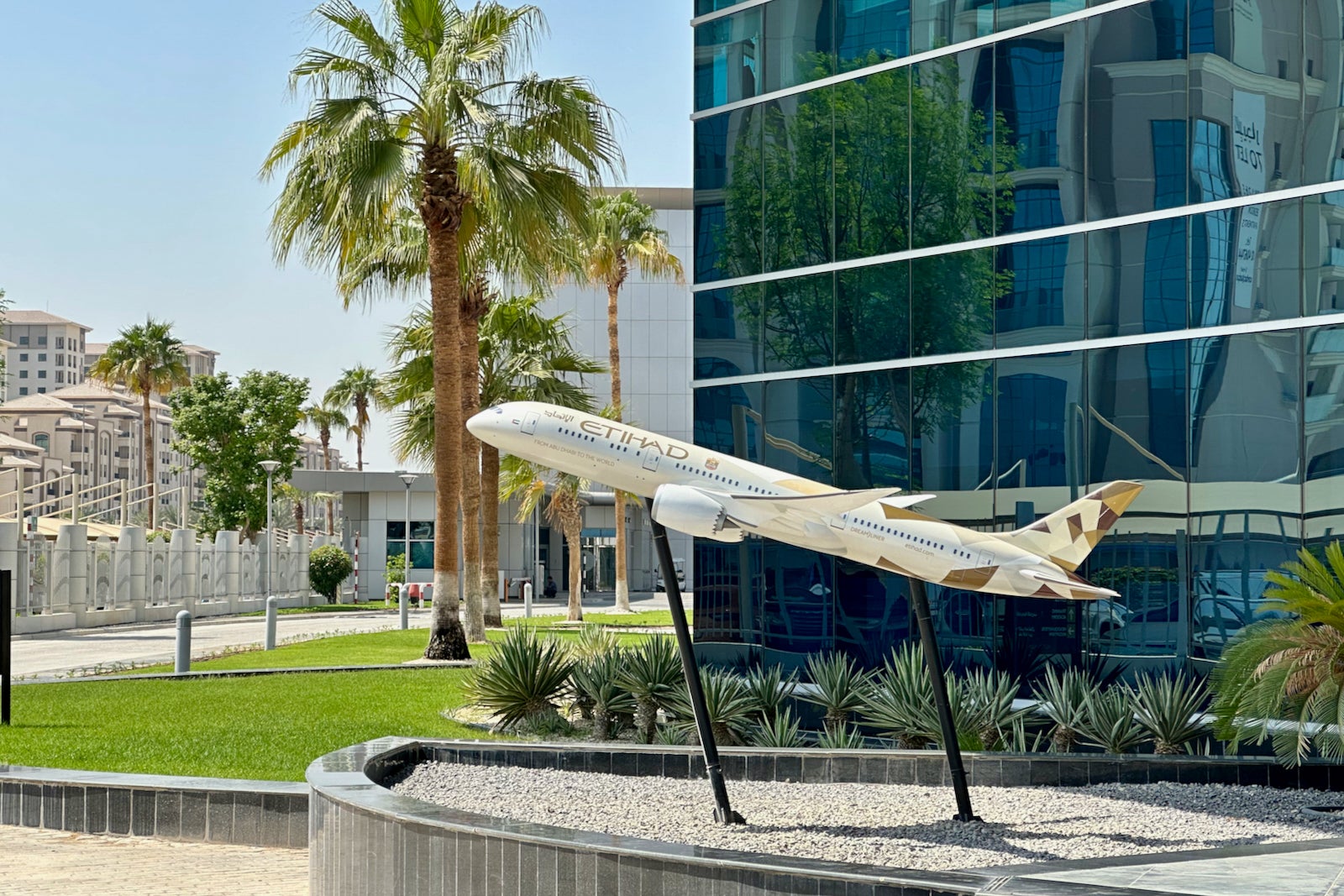 What it takes to become an Etihad flight attendant - The Points Guy