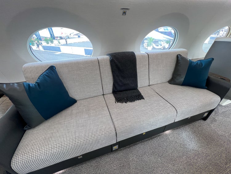A look inside Gulfstream's awe-inspiring $75 million G700 private jet ...