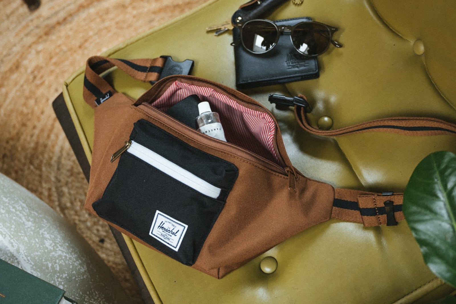 11 fashionable travel fanny packs for every type of traveler - The ...