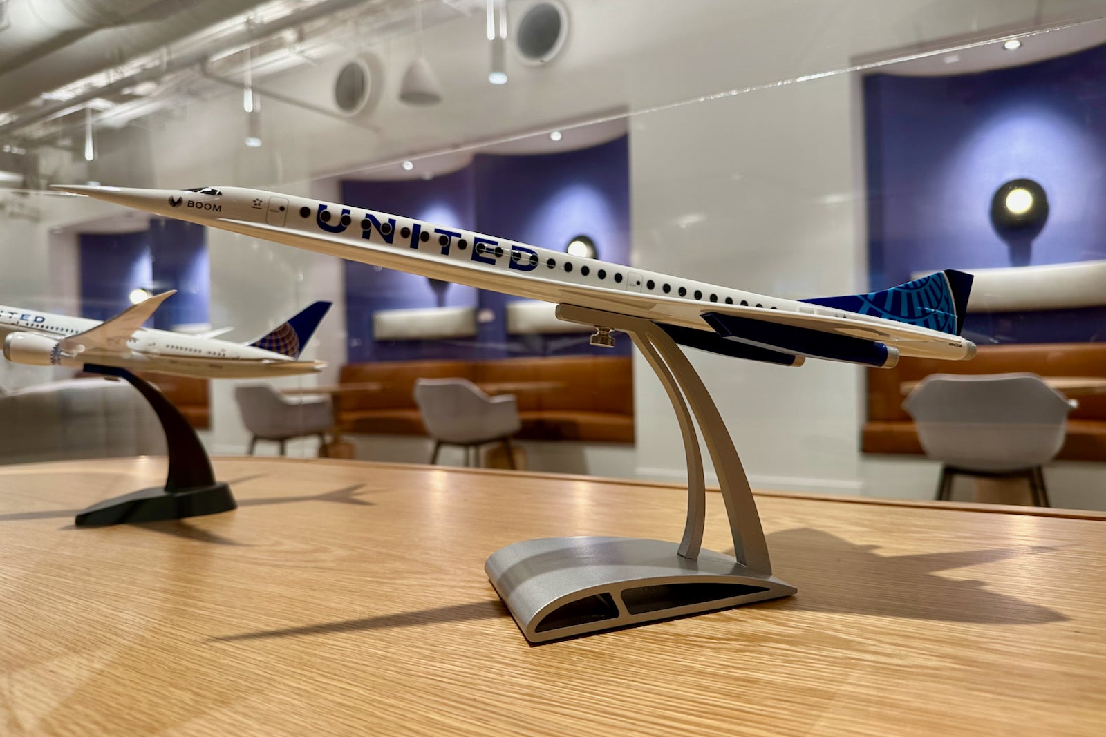 Touring United’s renovated Chicago headquarters in the Willis Tower ...