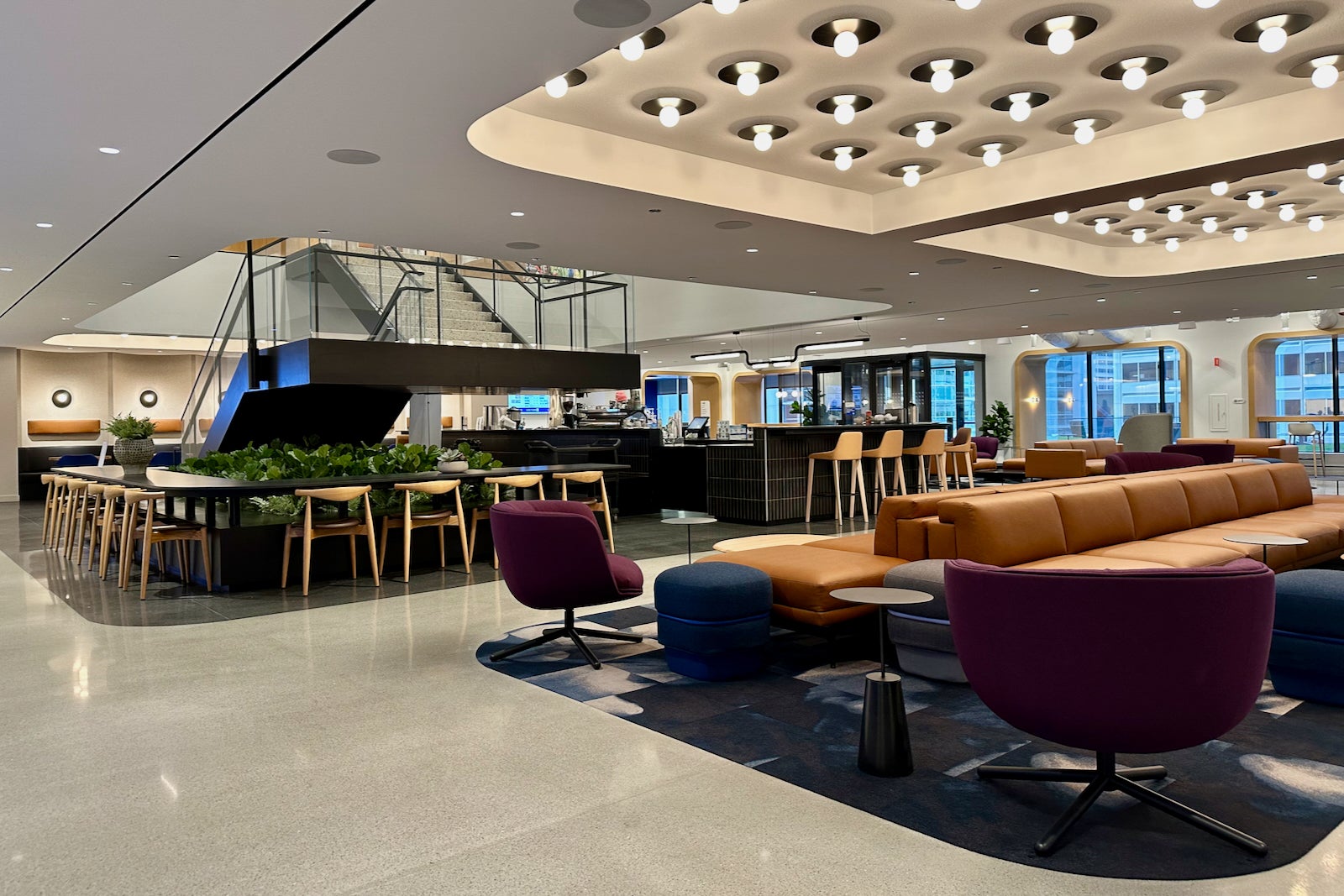 Touring United’s renovated Chicago headquarters in the Willis Tower ...