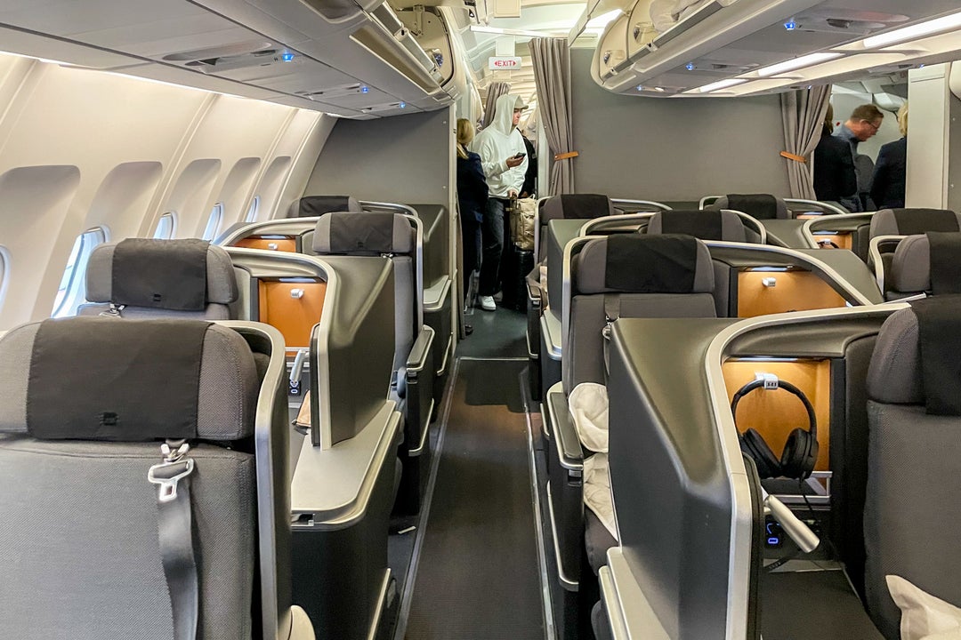 8 things I learned while flying business class on SAS - The Points Guy