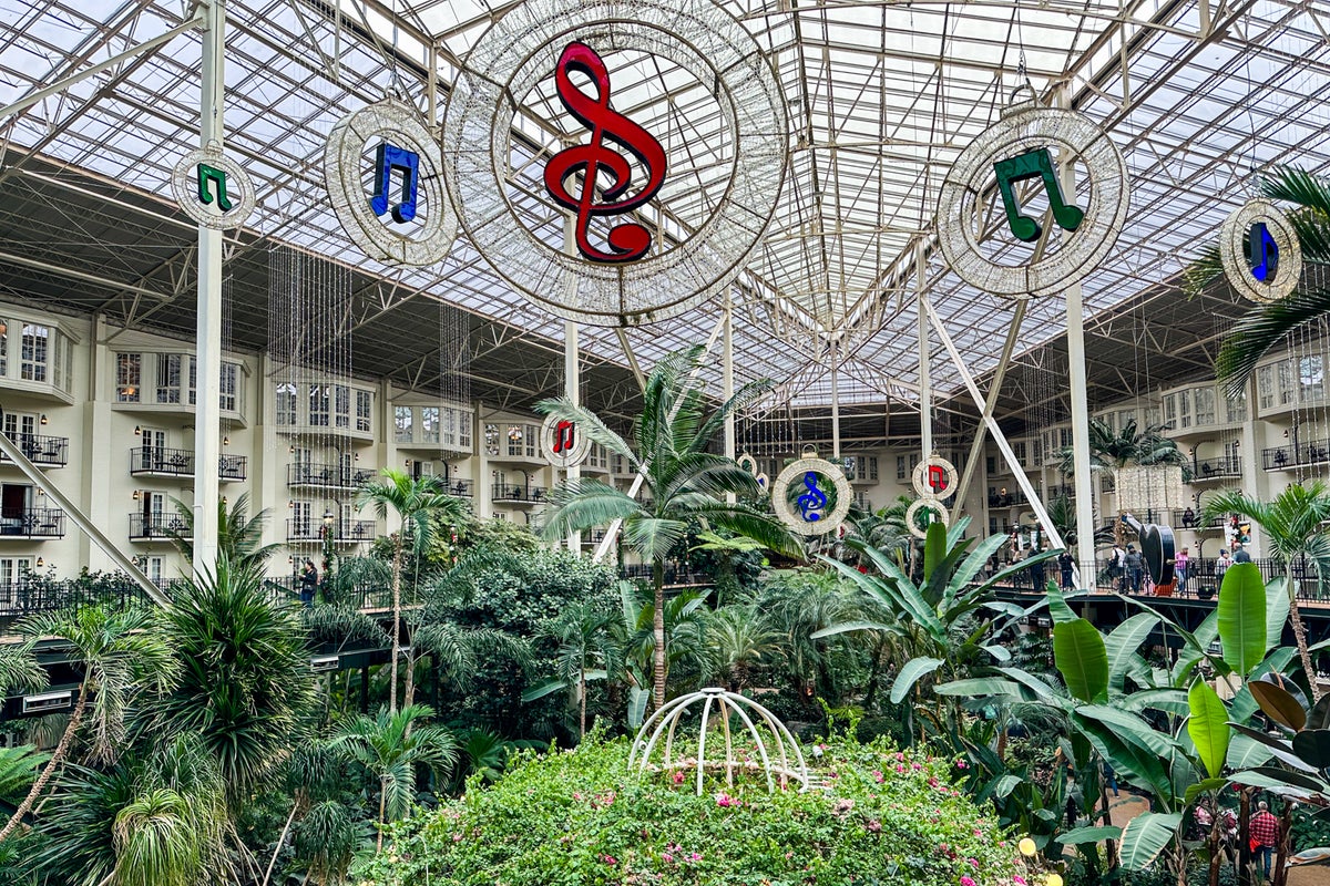 Tips for experiencing 'Ice!' at Gaylord Hotels this holiday season ...