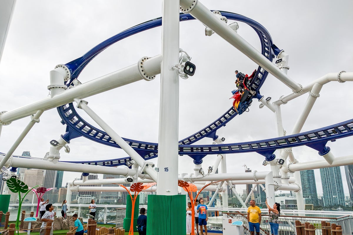 Bolt, the Carnival cruise roller coaster: Is it the best top-deck ...
