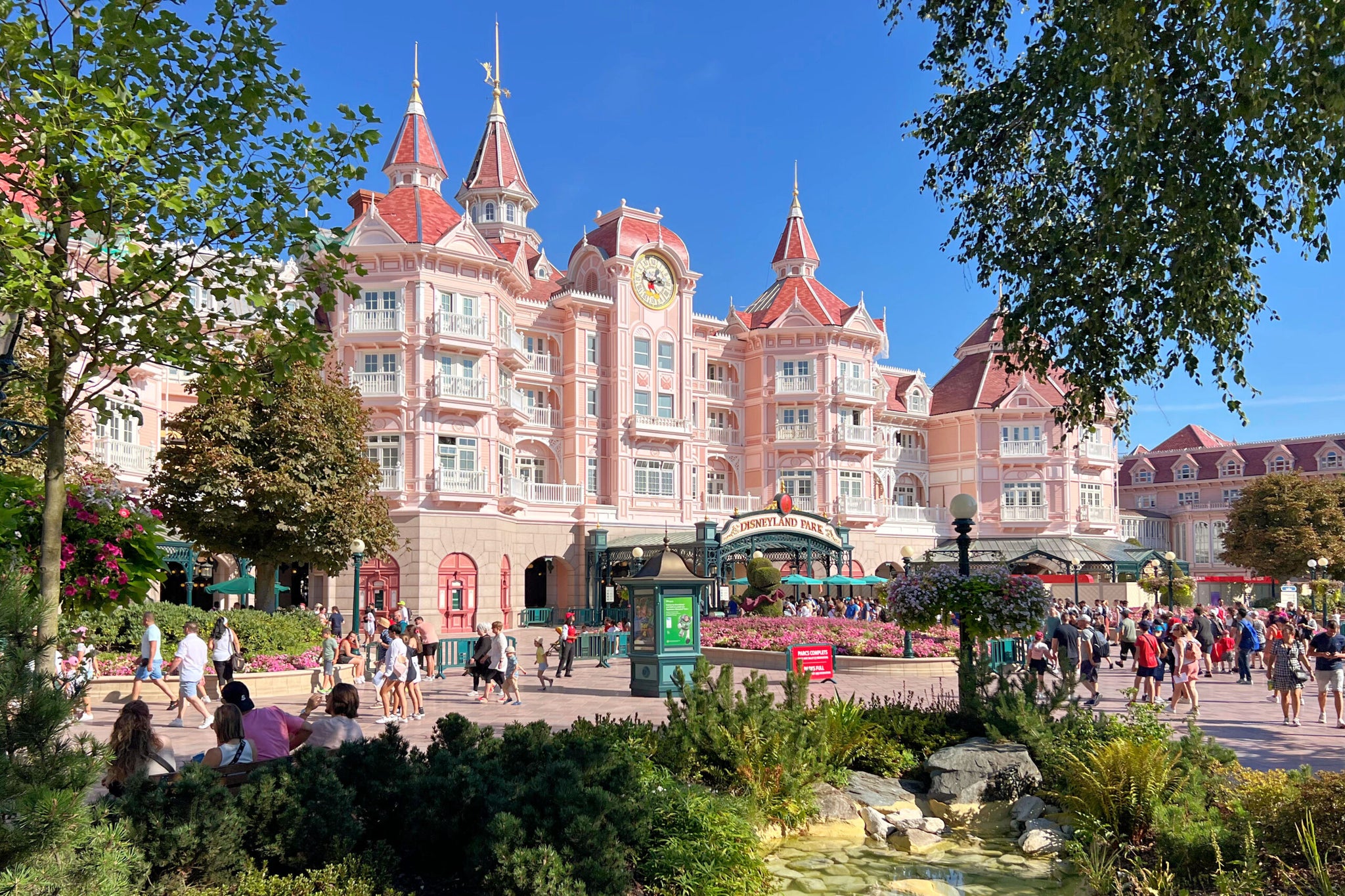 9 tips for visiting Disneyland Paris - The Points Guy