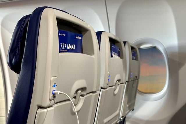 Southwest now has its 1st plane outfitted with power ports - The Points Guy