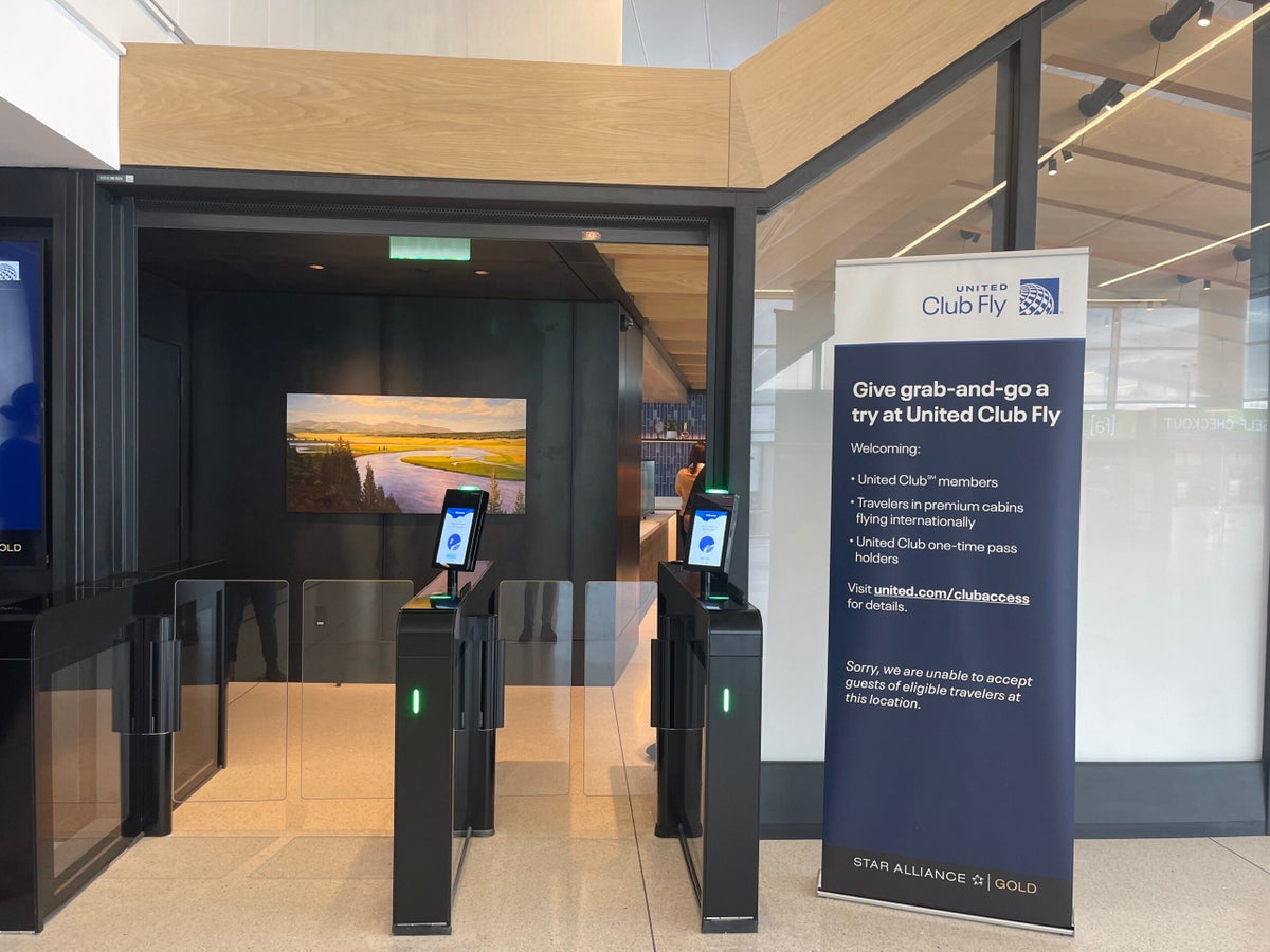 Inside United's new grab-and-go lounge in Denver - The Points Guy