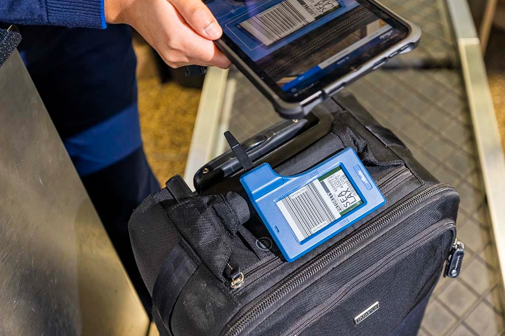 Alaska Airlines debuts digital bag tags that don't come cheap - The ...