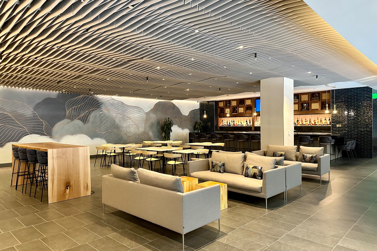 First look inside Amex’s expanded Centurion Lounge in San Francisco ...