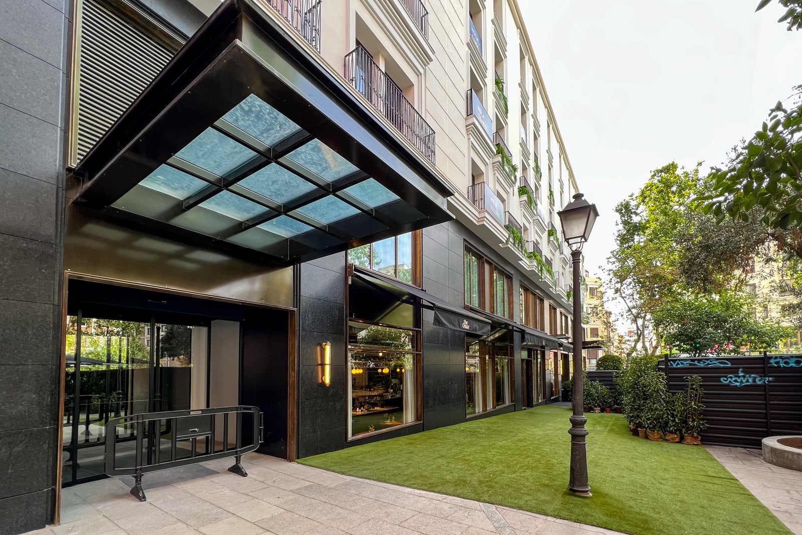 A luxe boutique hotel with authentic Spanish style and verve: Thompson ...