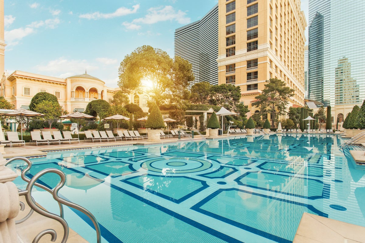 16 best hotel pools in Las Vegas - The Points Guy