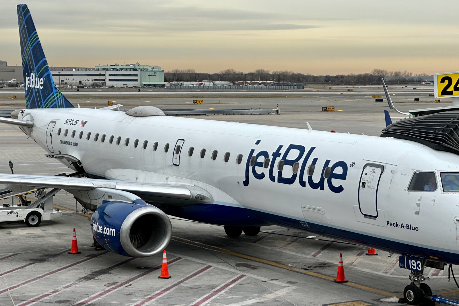 JetBlue set to retire its smallest aircraft by end of next year - The ...
