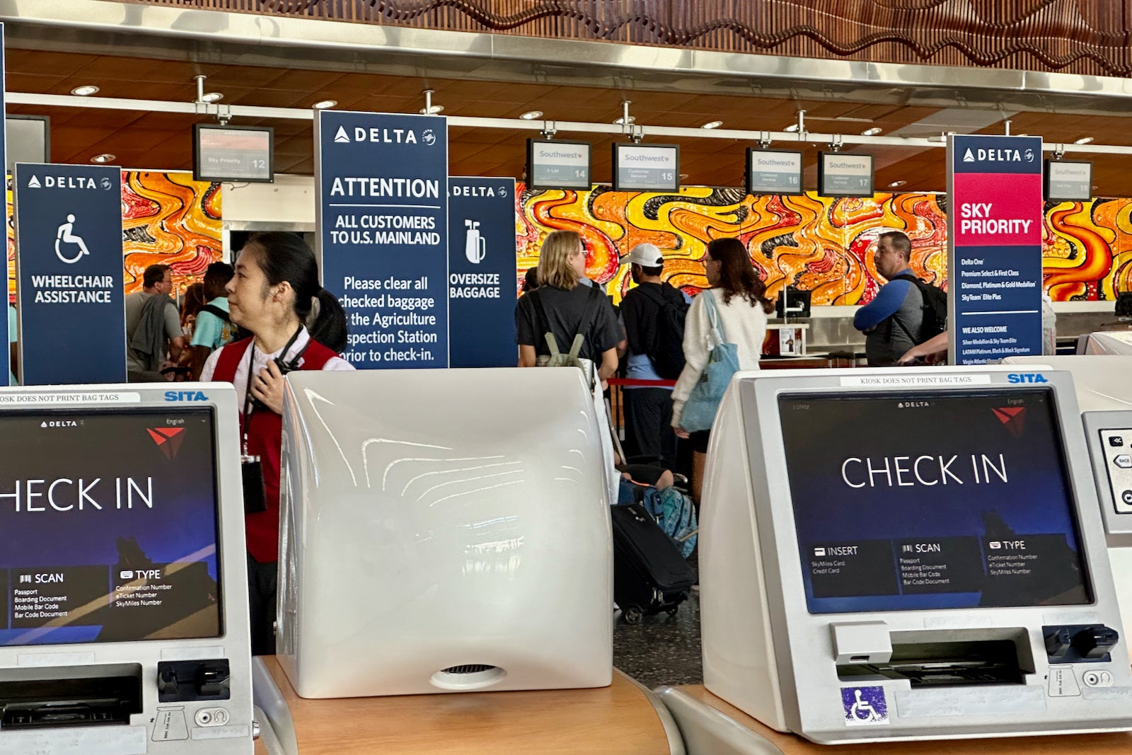 How to avoid flight delays and cancellations - The Points Guy