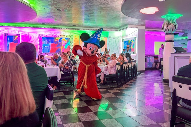 Rotational dining, Disney Cruise Line’s unique dinner concept - The ...