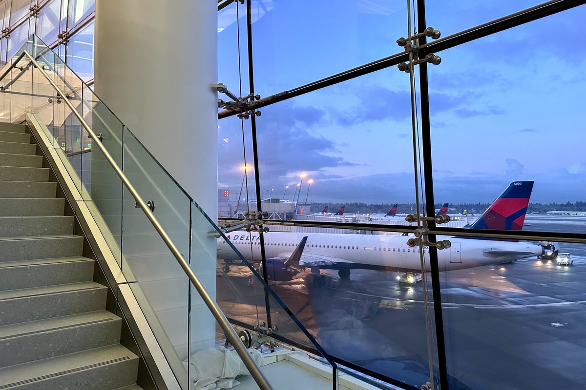 Inside Amex's gorgeous new Centurion Lounge in Seattle — a massive ...