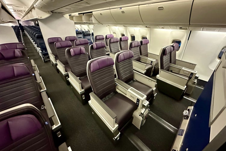 1st look: United's new Boeing 767-300 configuration with Premium Plus ...