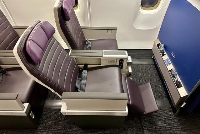 1st look: United's new Boeing 767-300 configuration with Premium Plus ...
