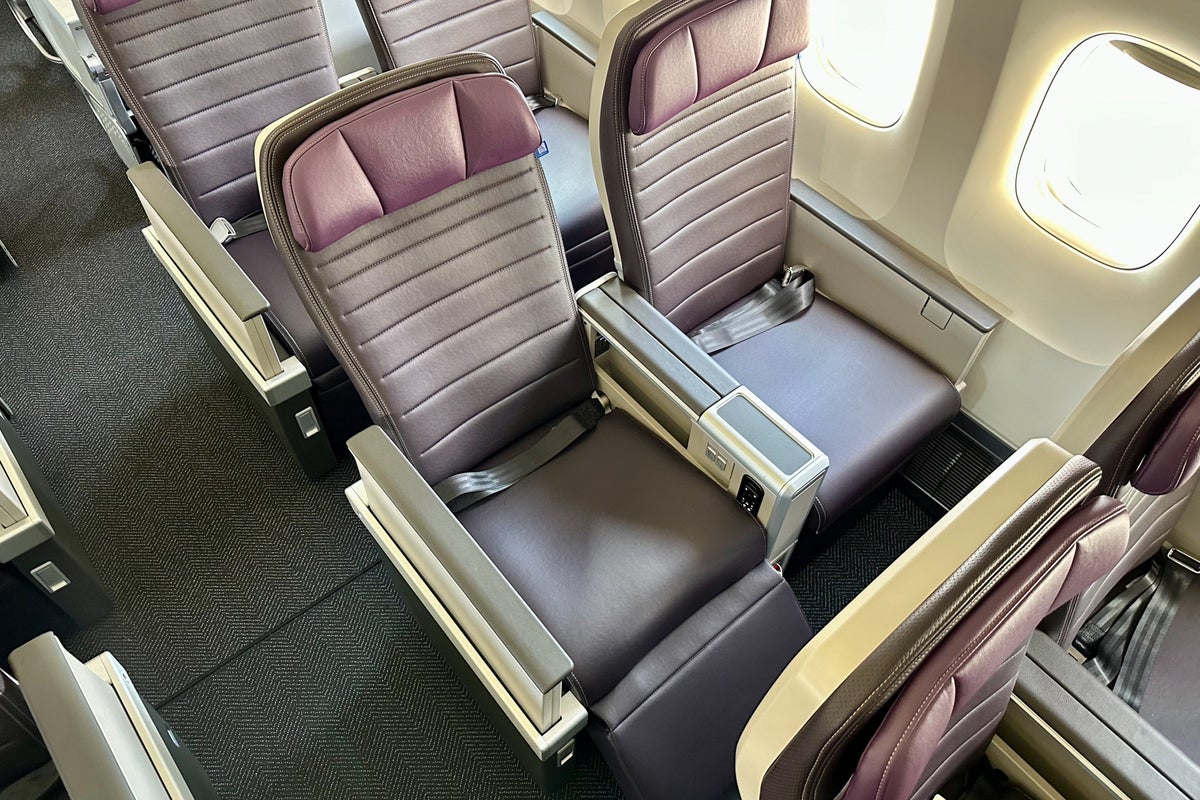 1st look: United’s Premium Plus, Economy cabins on the retrofitted ...