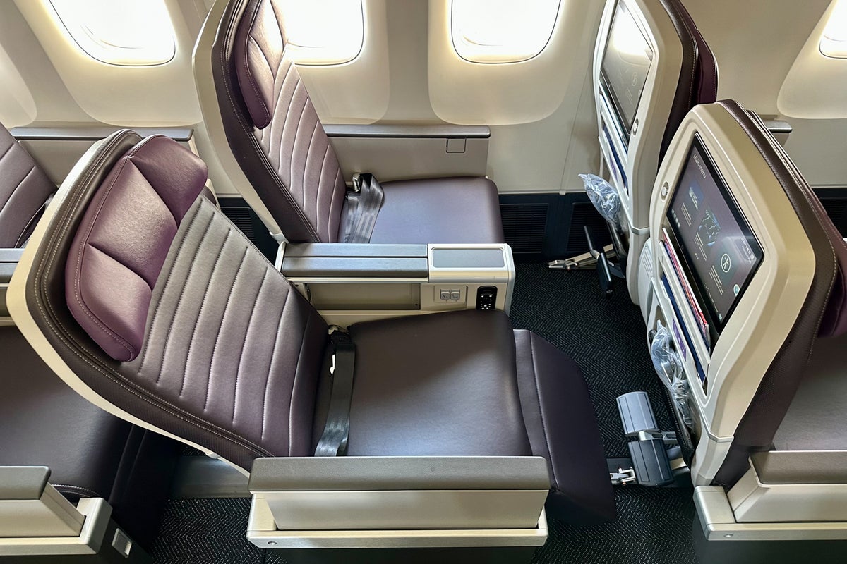 1st look: United’s Premium Plus, Economy cabins on the retrofitted ...