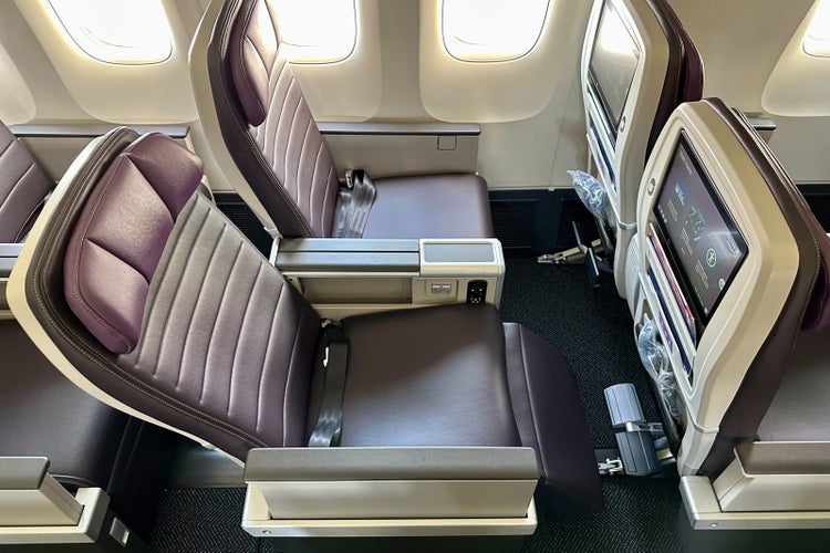 1st look: United’s Premium Plus, Economy cabins on the retrofitted ...