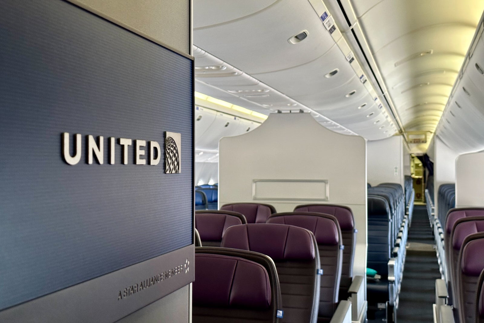 1st look: United’s Premium Plus, Economy cabins on the retrofitted ...