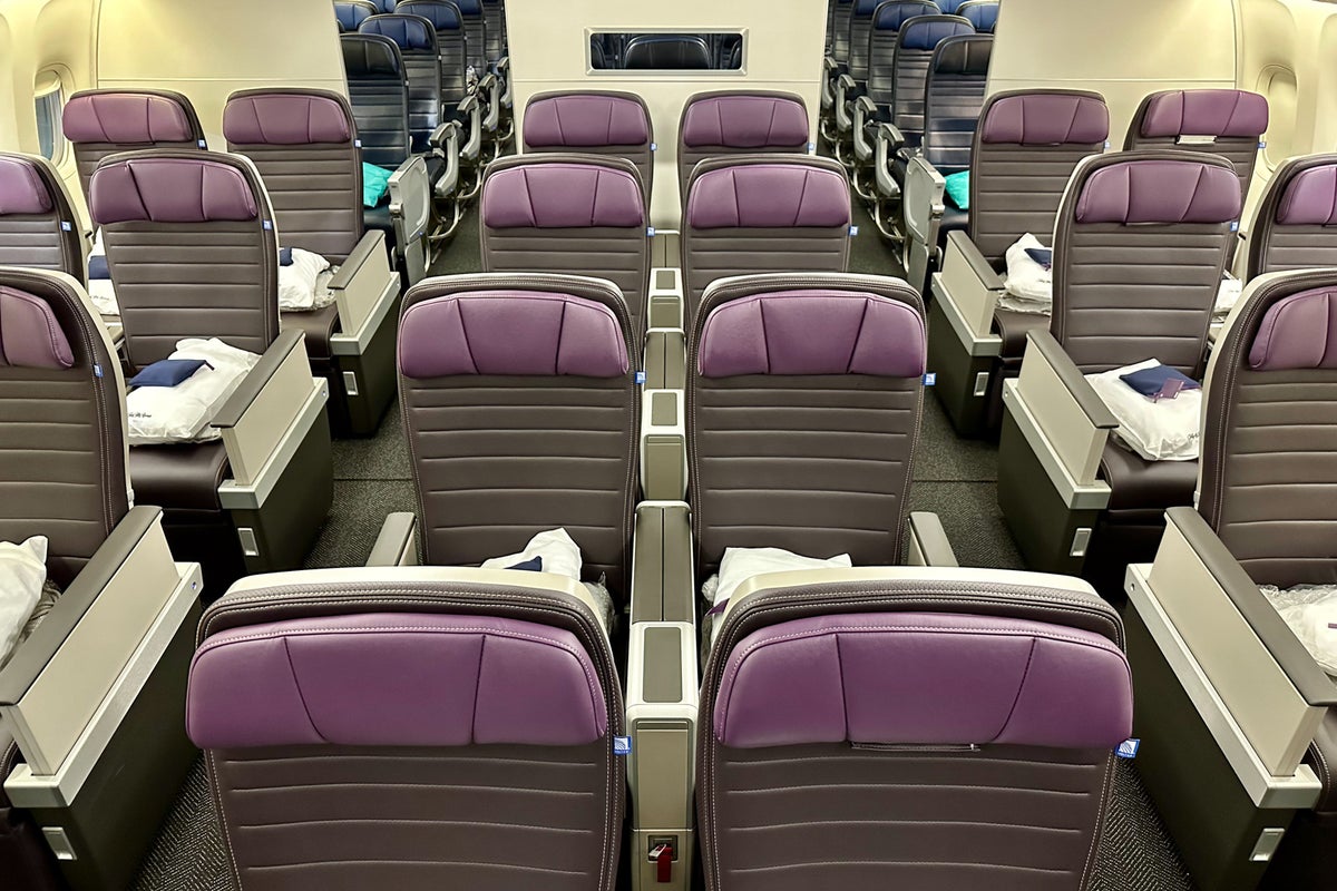 1st look: United’s Premium Plus, Economy cabins on the retrofitted ...