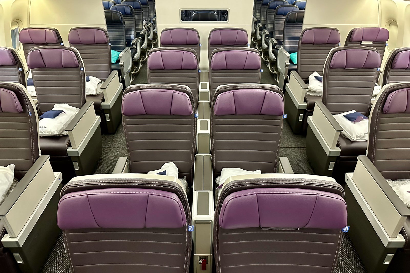 1st look: United’s Premium Plus, Economy cabins on the retrofitted ...