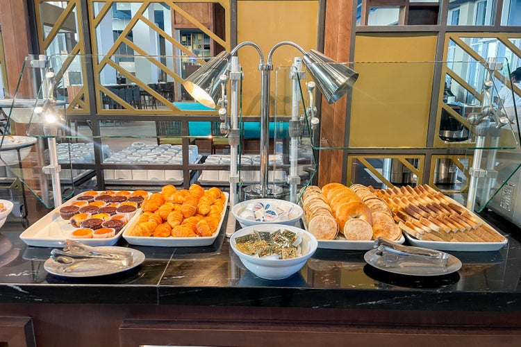 Why the new Embassy Suites in Aruba is an unexpected knockout - The ...