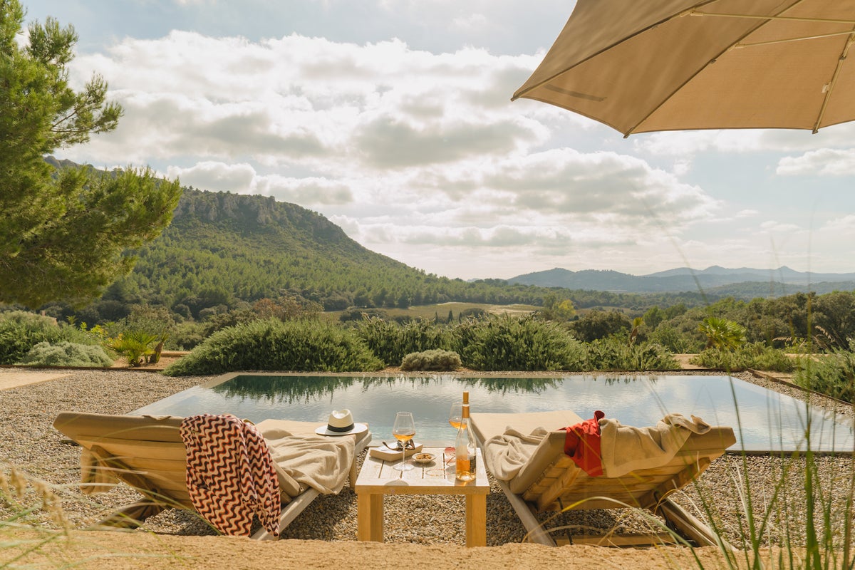 Hyatt’s buying spree continues with Mr & Mrs Smith boutique hotel ...