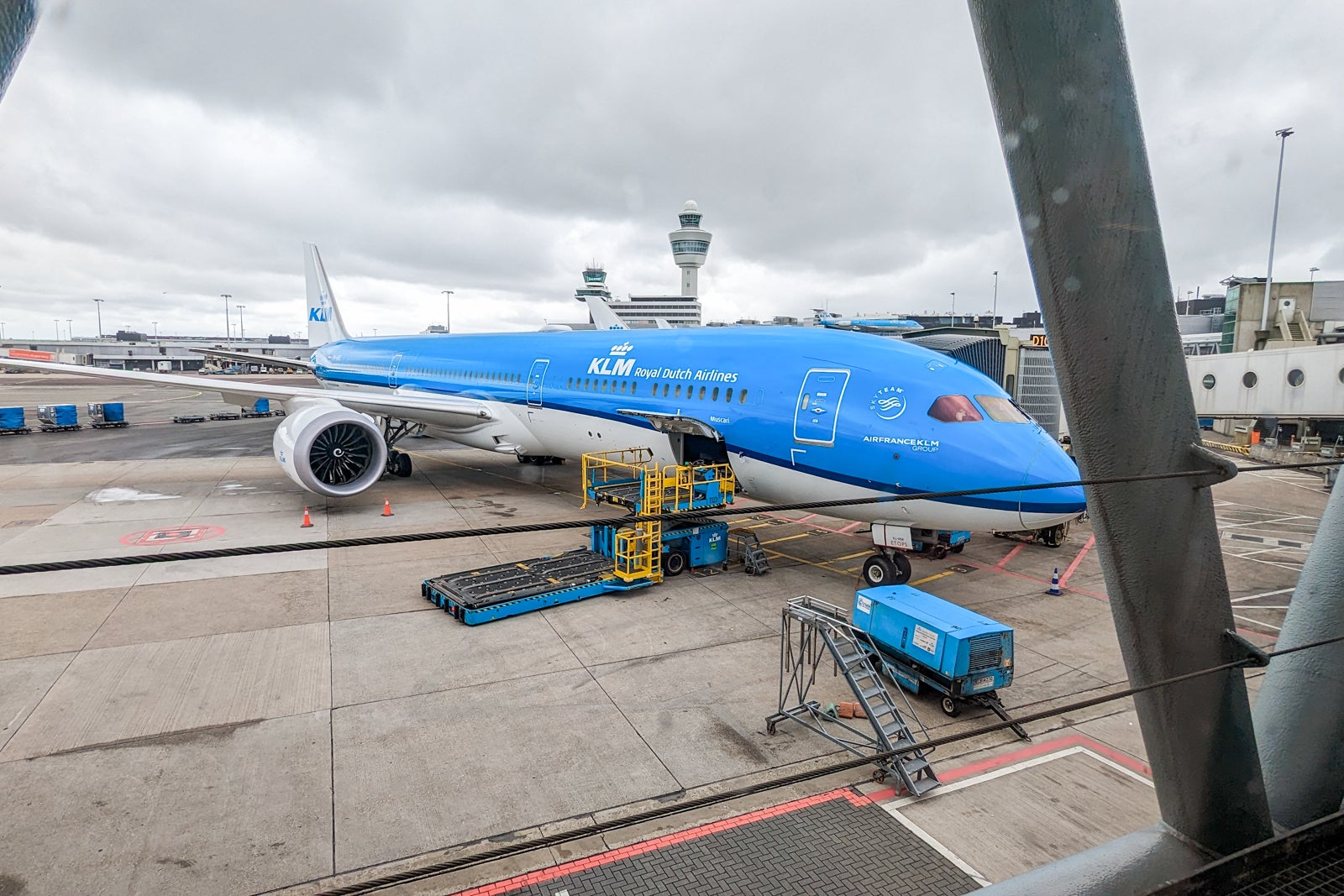 Is KLM premium economy worth it on the Boeing 787 Dreamliner? - The ...