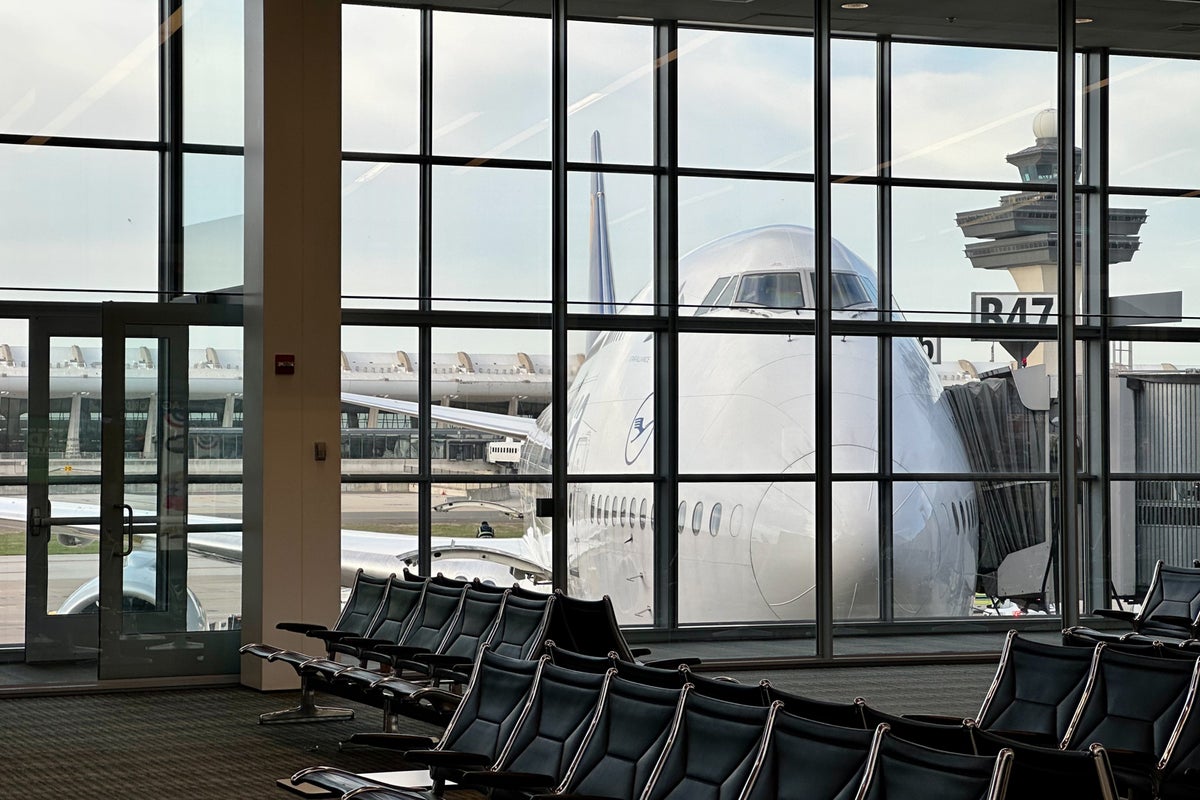 What are codeshare flights, and how do they work? - VoyageAround