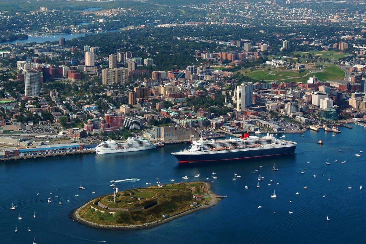 The best time for a Canada and New England cruise - The Points Guy