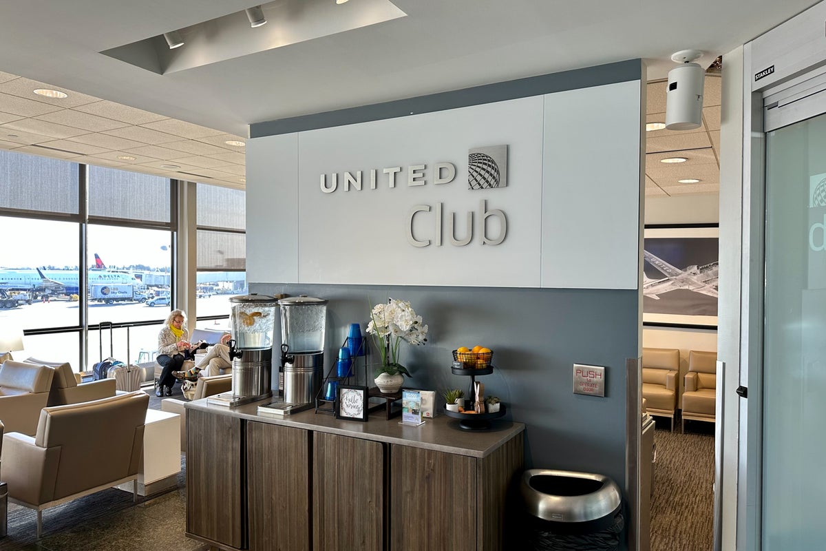 How to earn United Premier status - The Points Guy