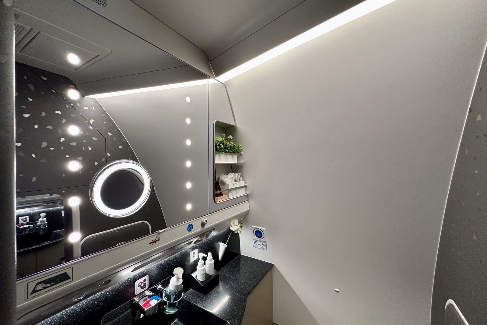 1st look: Starlux's very unique new first-class cabin, now flying to ...