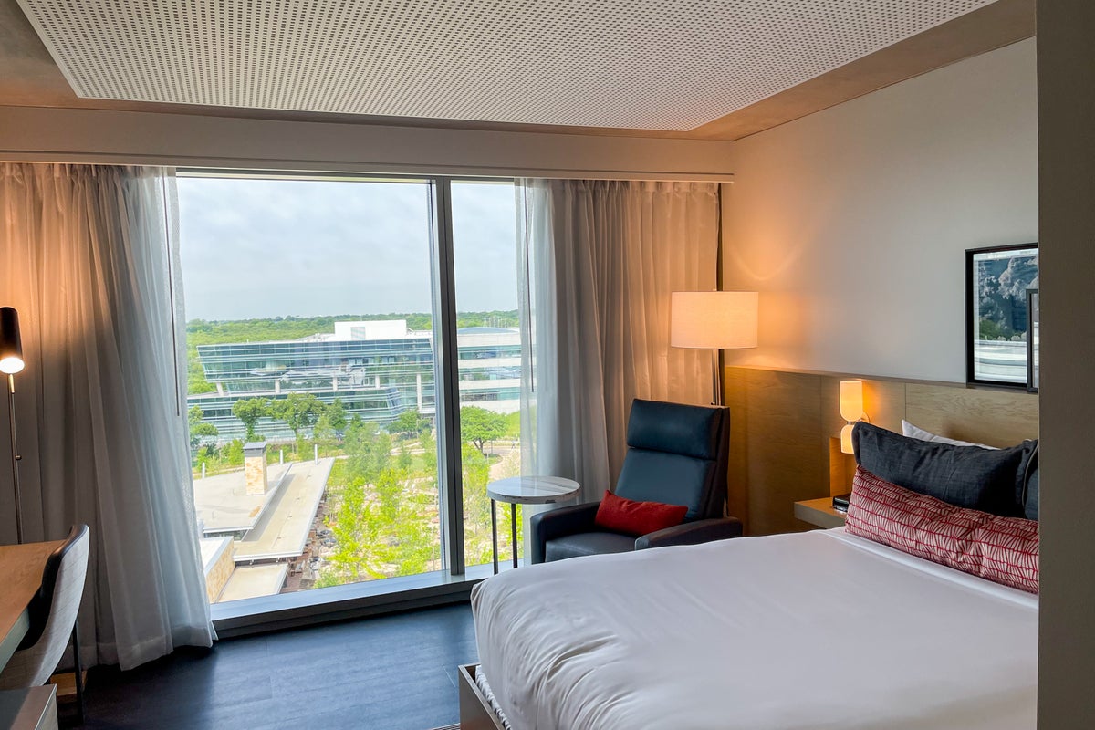American Airlines has opened its very own hotel. Here's why ... - The ...