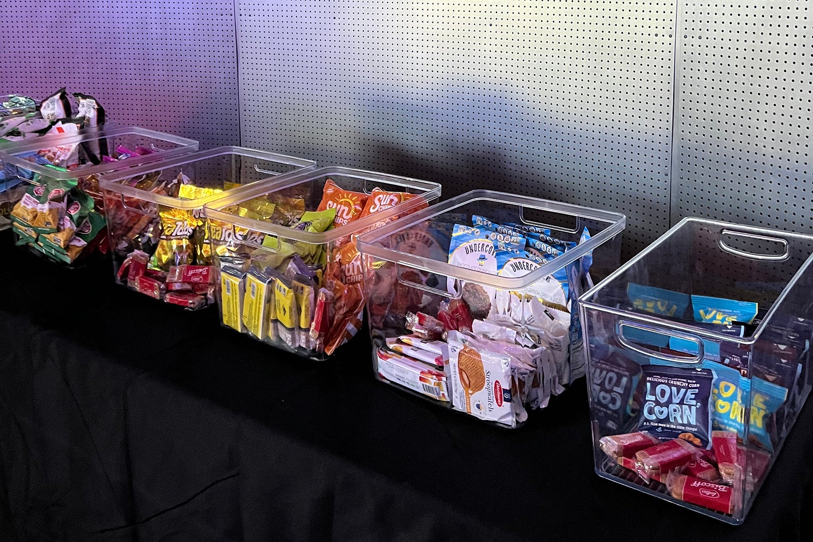 Inflight 'snackdown': The best free airline snack in the sky - The ...