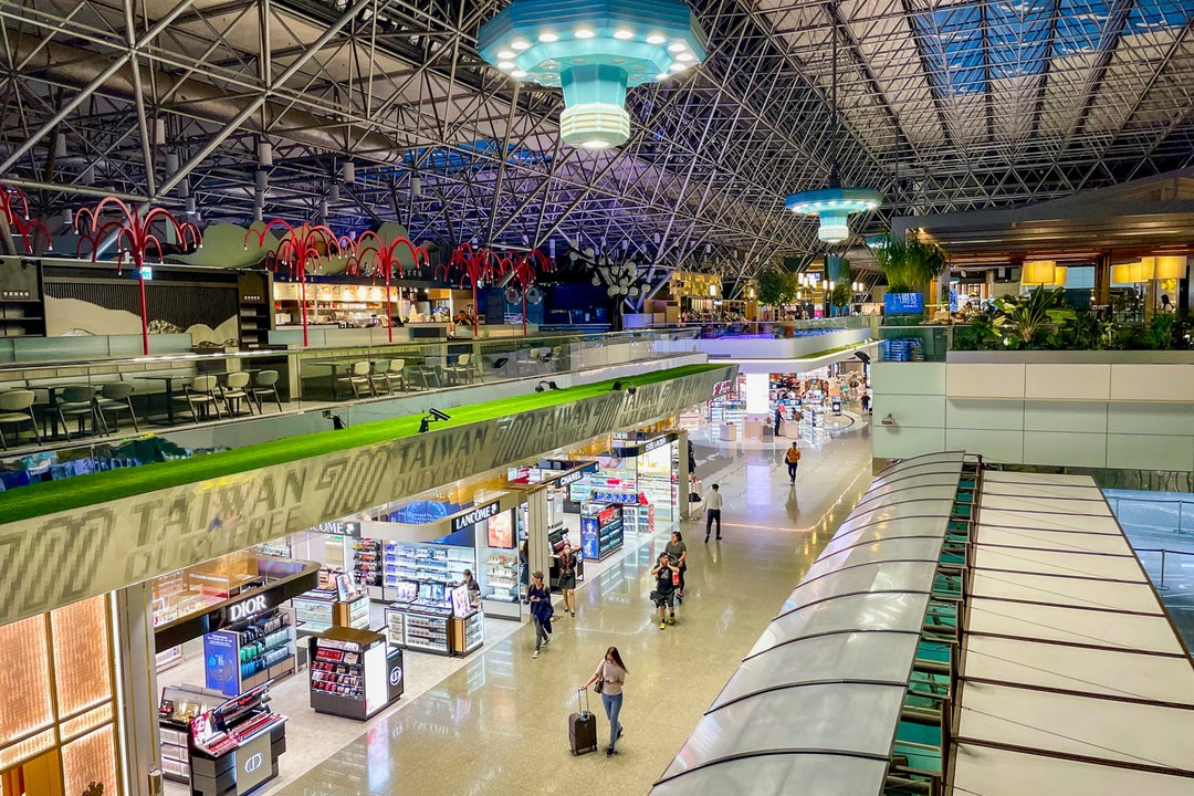 Is EVA Air business class worth it on the Boeing 787-10? - The Points Guy